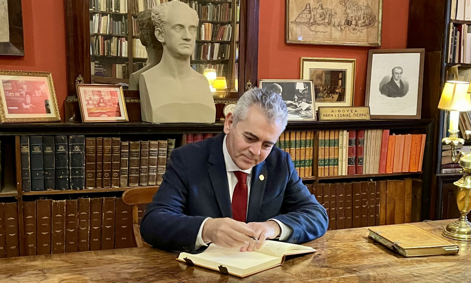 Μ. Χαρακοπουλος: Αναντικατάστατος ο ρόλος του δασκάλου - iFarsala