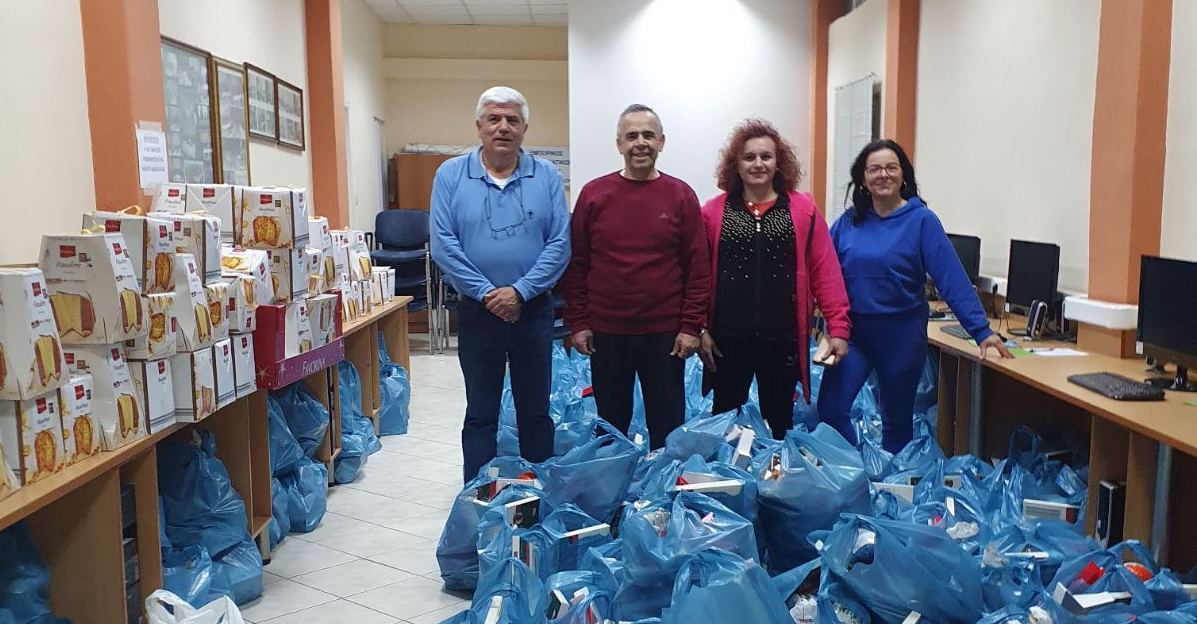 Ο Σύλλογος Τριτέκνων Φαρσάλων μοίρασε γλυκίσματα στα μέλη του - iFarsala