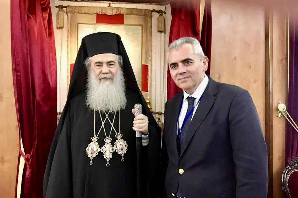 Στα Ιεροσόλυμα για το Άγιο Φως ο Μάξιμος Χαρακόπουλος - iFarsala