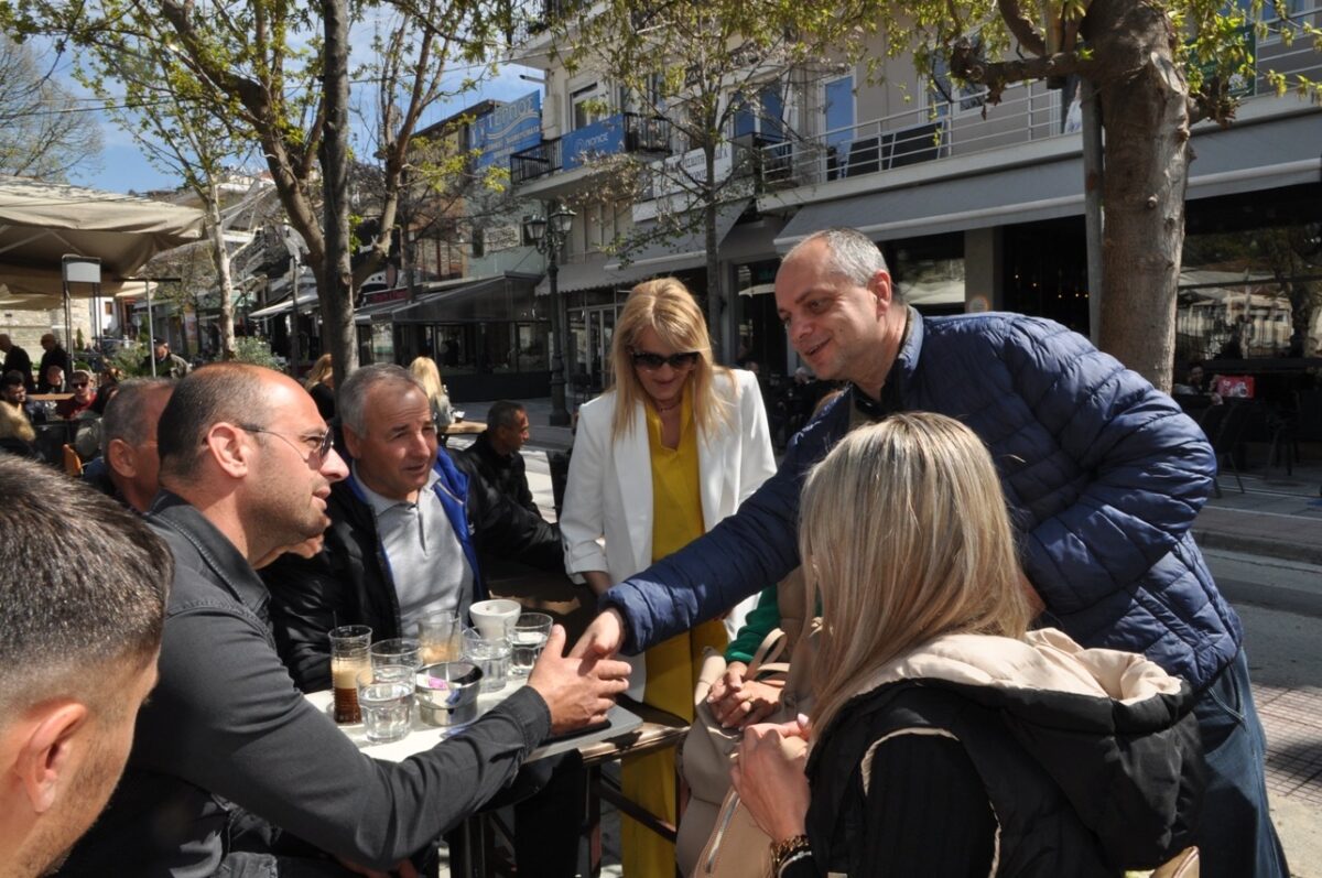 Περιοδεία Χρήστου Καπετάνου στην Λαική Αγορά της Ελασσόνας: «Να δώσουμε ...