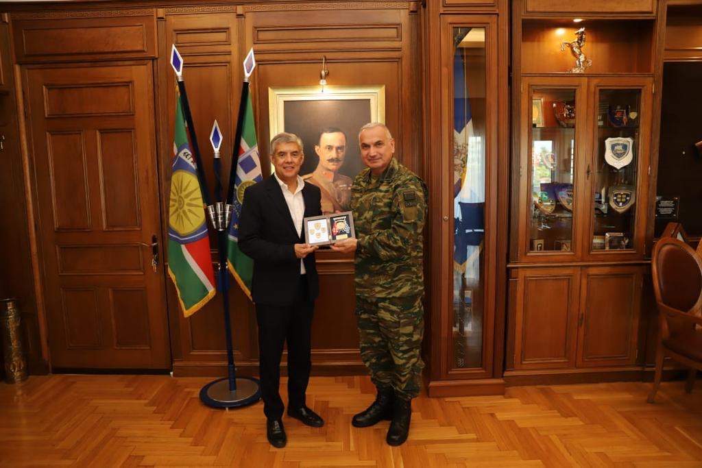 Στο Στρατηγείο της 1ης Στρατιάς στη Λάρισα ο Περιφερειάρχης Κ ...