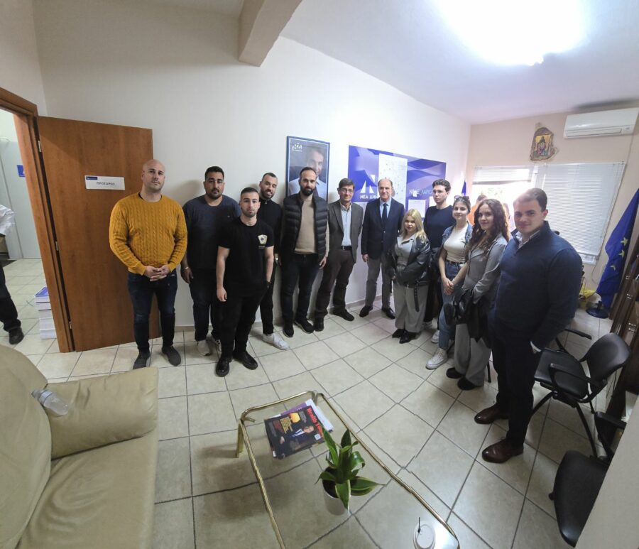 Στα γραφεία της ΔΕΕΠ ΝΔ Λάρισας οι υποψήφιοι ευρωβουλευτές Θ ...