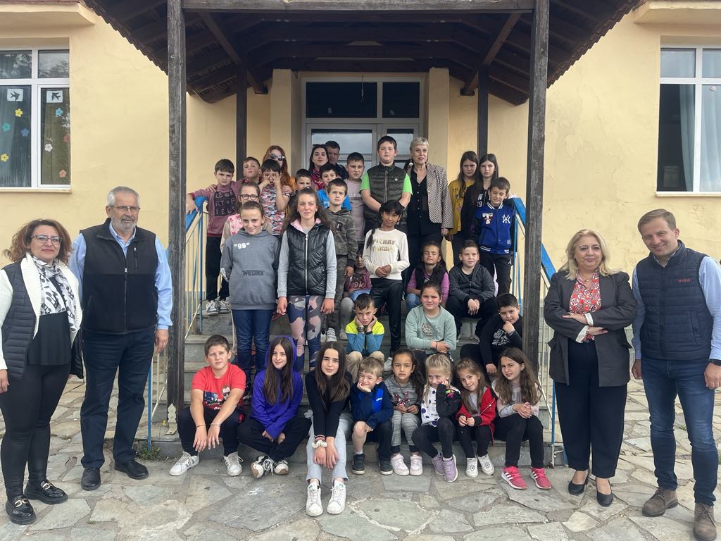 Δράσεις για τα παιδιά των πλημμυροπαθών - ΤΑ ΠΑΙΔΙΑ ΚΡΟΥΕΙ - iFarsala