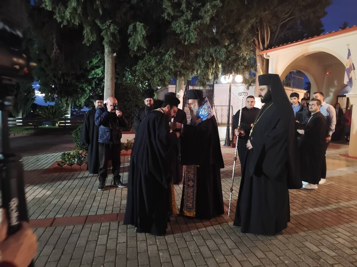 Λείψανο του οσίου Θεοδοσίου δωρεά στον Ι.Ν. Αγίου Νικολάου Φαρσάλων ...