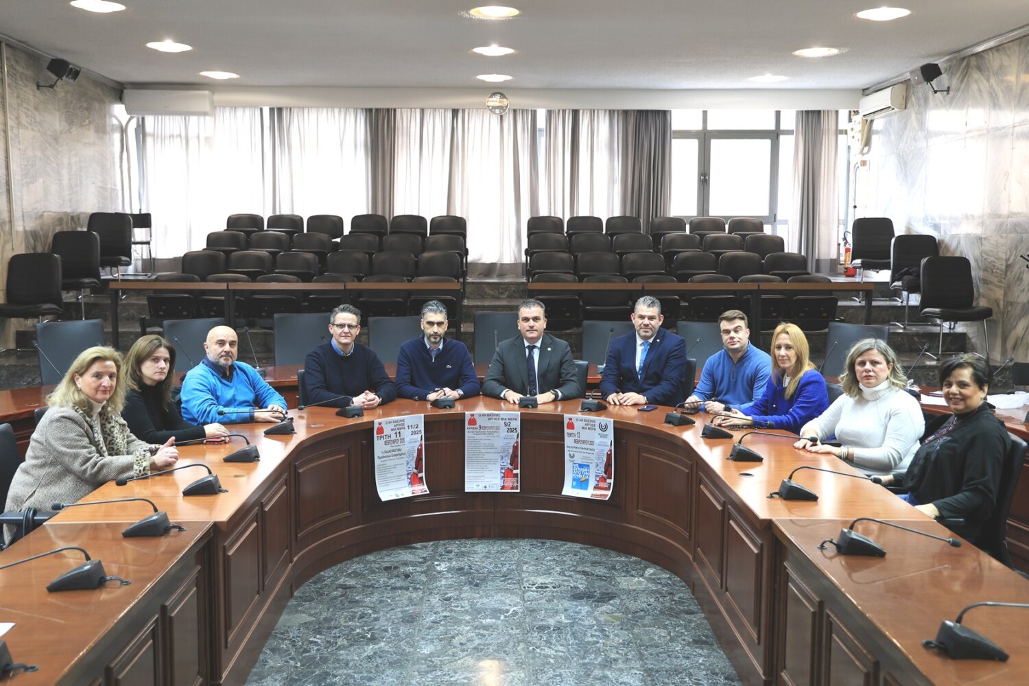 Φιλανθρωπικό φεστιβάλ ο Αη - Βασίλης άργησε μια μέρα - iFarsala