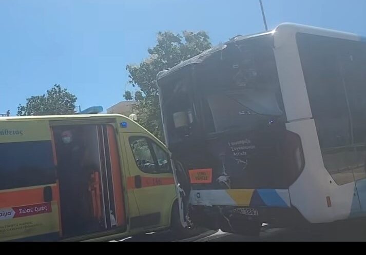 Τροχαίο τώρα στην παραλιακή: 32 οι τραυματίες από τη σύγκρουση αστικών ...