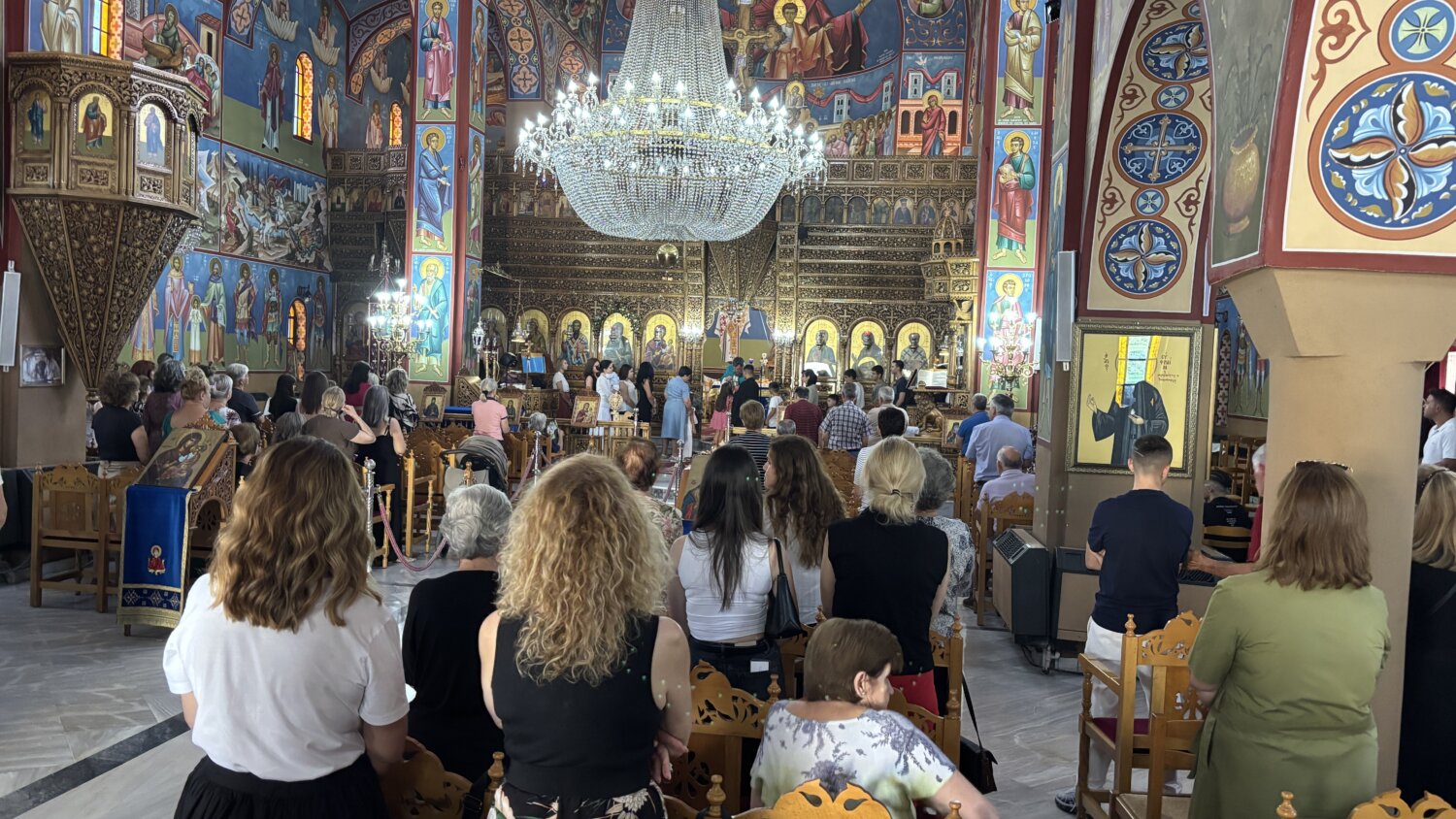 Φάρσαλα: Πλήθος κόσμου προσευχήθηκε για τον 15χρονο Δημήτρη (Βίντεο ...